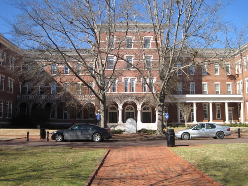 Top 8 Best Online And On-Campus Colleges In Alabama 2021